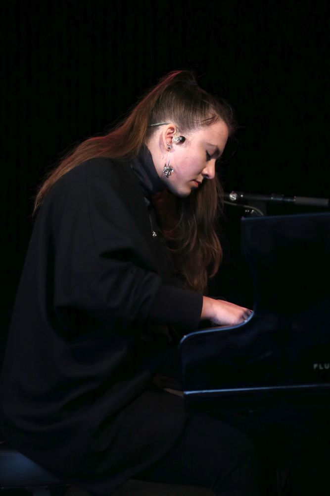 Reflections of Darkness - Music Magazine - Live Review: Lisa ...