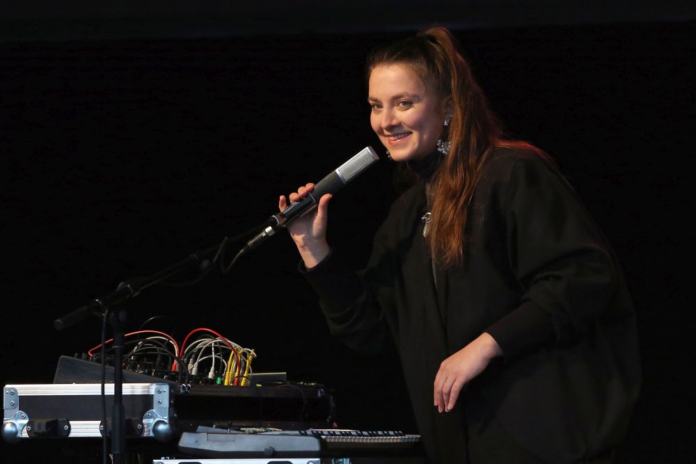 Reflections of Darkness - Music Magazine - Live Review: Lisa ...