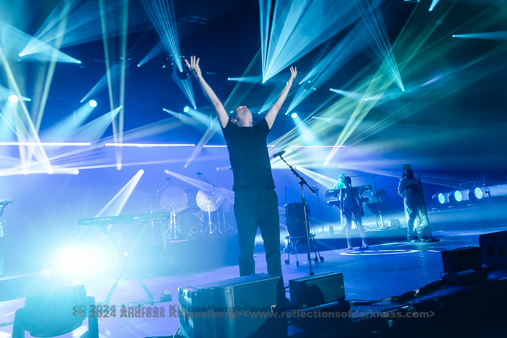 Reflections of Darkness - Music Magazine - Live Review: Moby ...