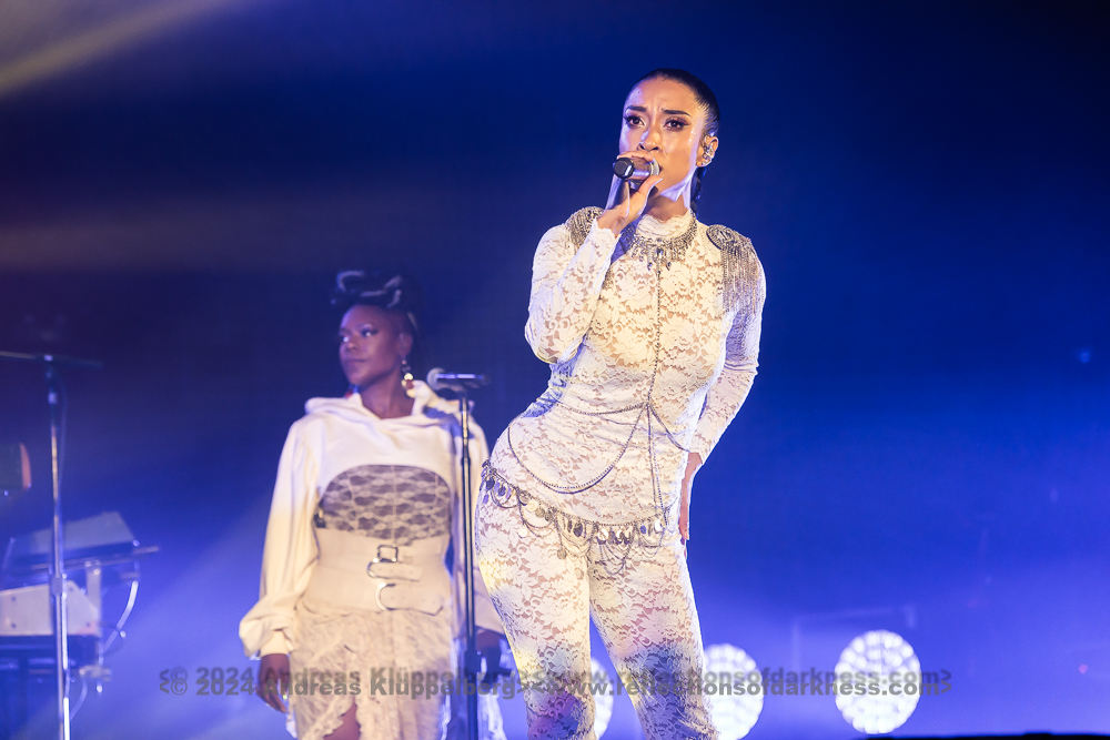 Reflections of Darkness - Music Magazine - Live Review: Moby ...